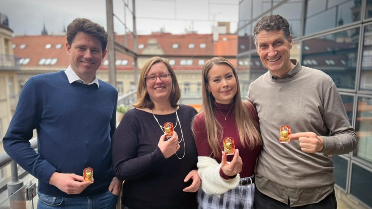 ]init[ und HBSN wachsen zuammen | ]init[ AG